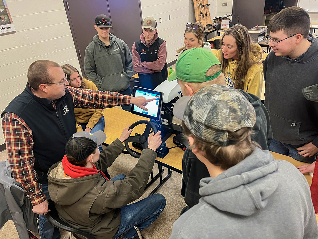 New Vision Co-op Donates Ag Simulator to Ridgewater - Ridgewater College